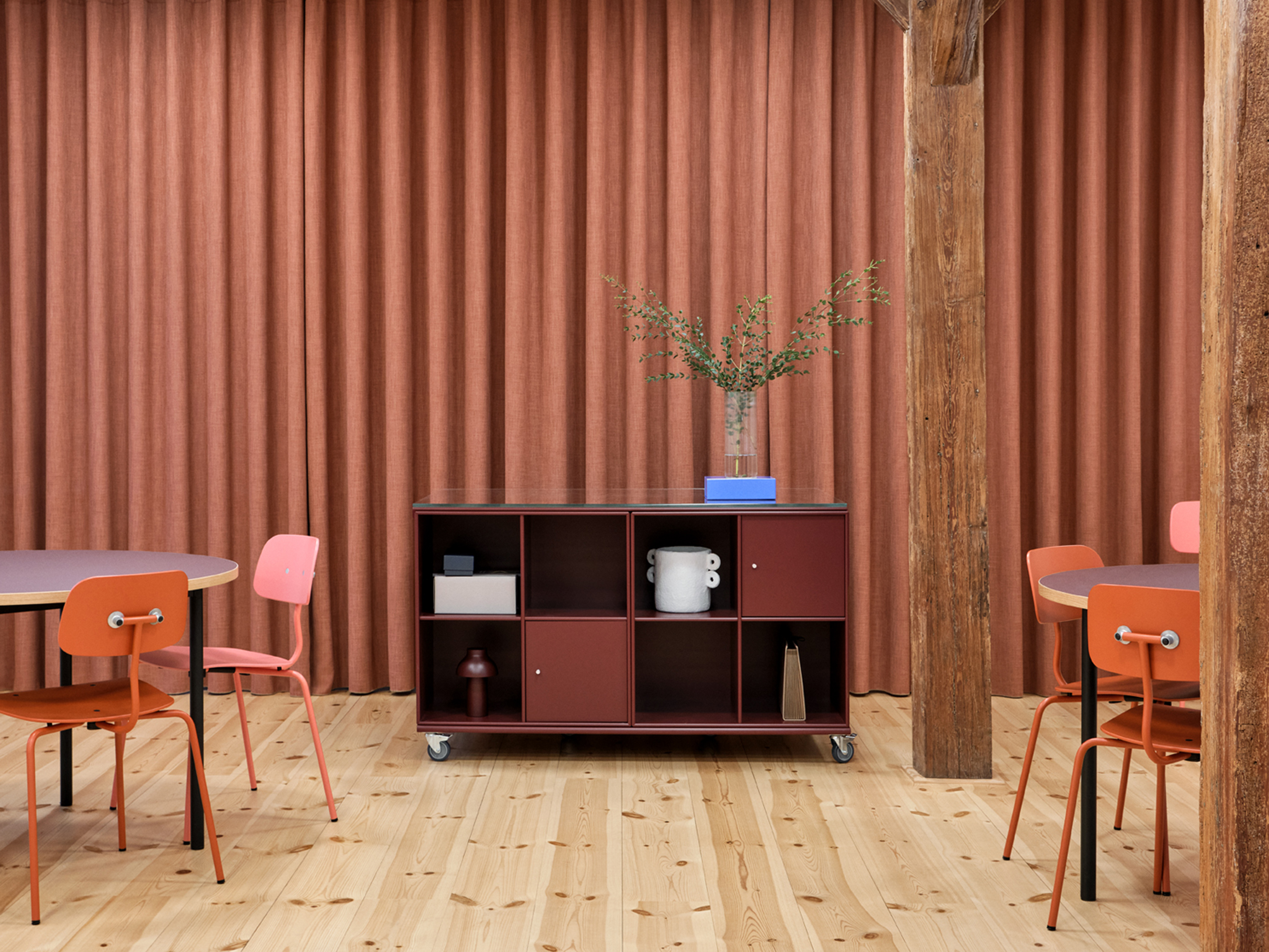 Cases – INVI | Montana Furniture