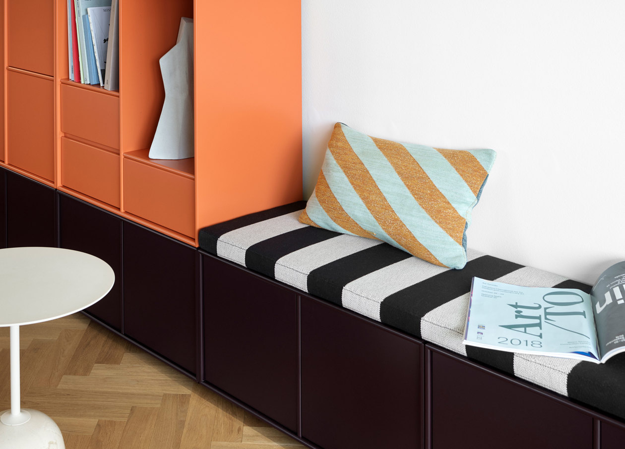Colour style - Block Colours | Montana Furniture