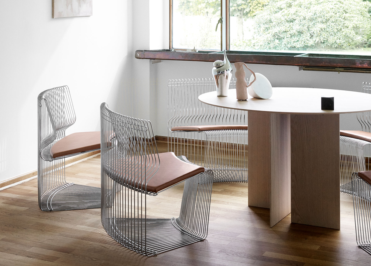 Pantonova - a modular sofa system | Montana Furniture