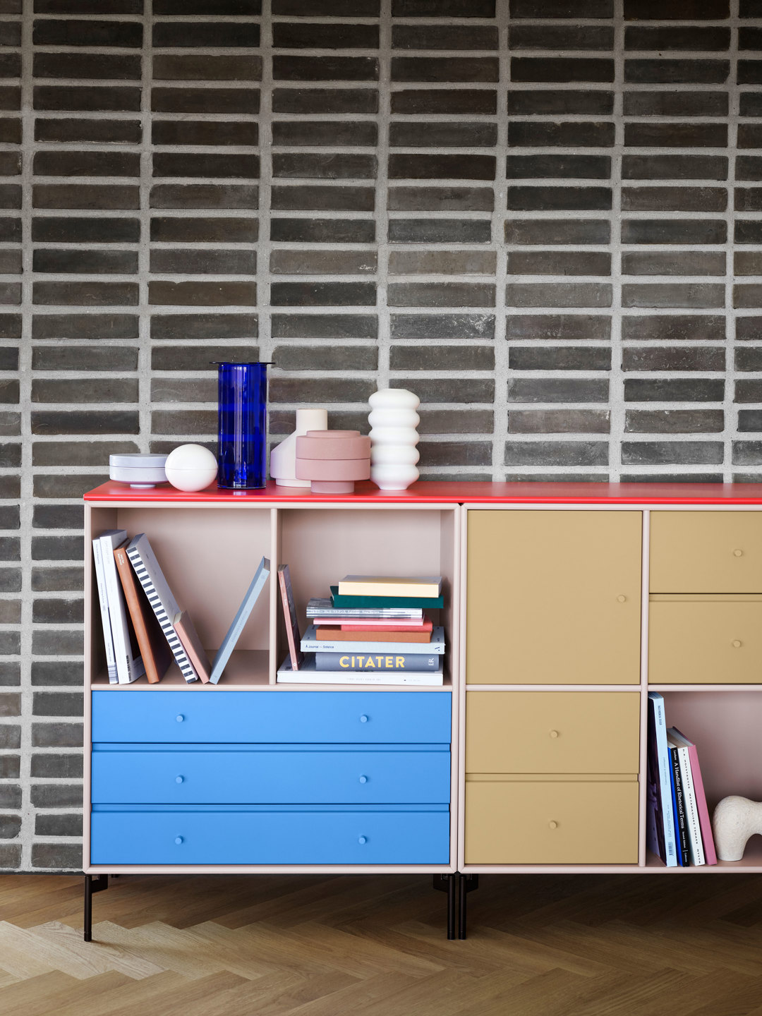 Colour style - Block Colours | Montana Furniture